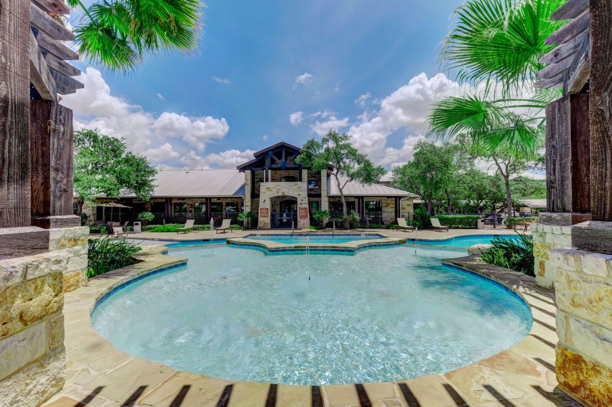 Platinum Shavano Oaks San Antonio, TX | Welcome Home